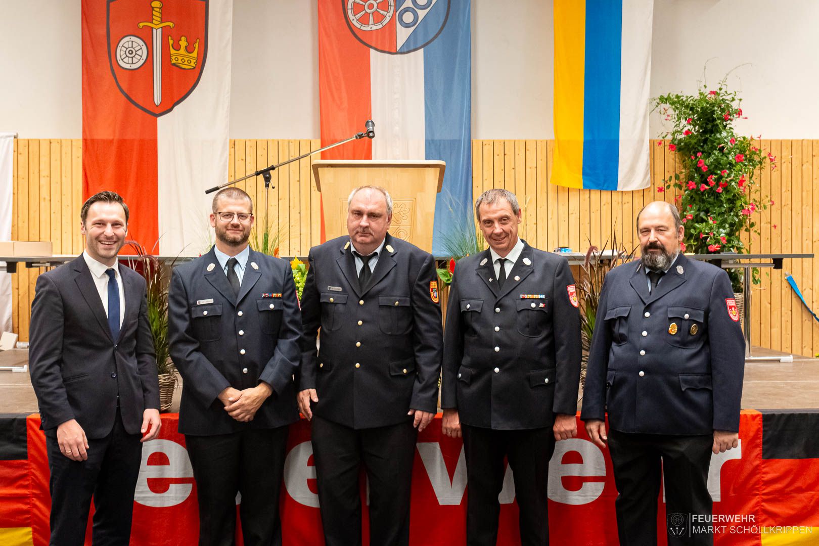 Klaus Albrecht für 40 Jahre aktiven Dienst geehrt - Freiwillige ...